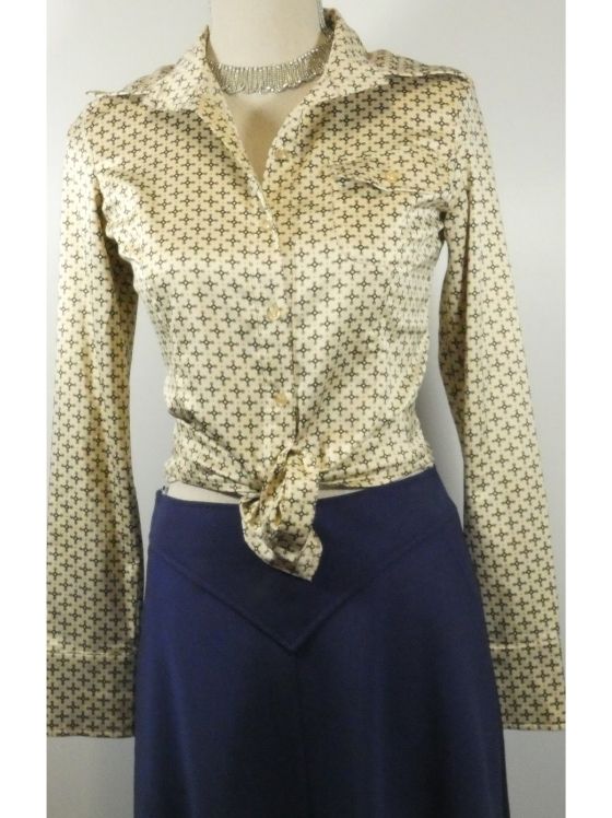 Chemise vintage ajustée au col tailleur satinée - Ma Ptite Fringue